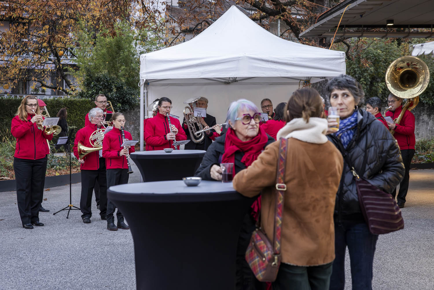 Apéritif suite à l'élection de Nicolas Walder au CE: retour en images ...